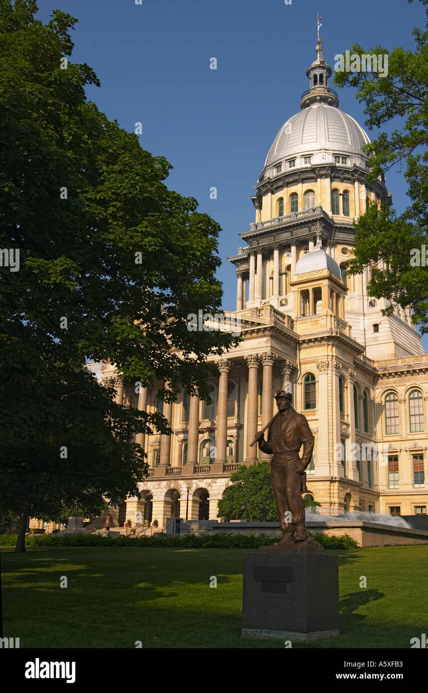 ILLINOIS Springfield State capitol building exterior view of west side ...