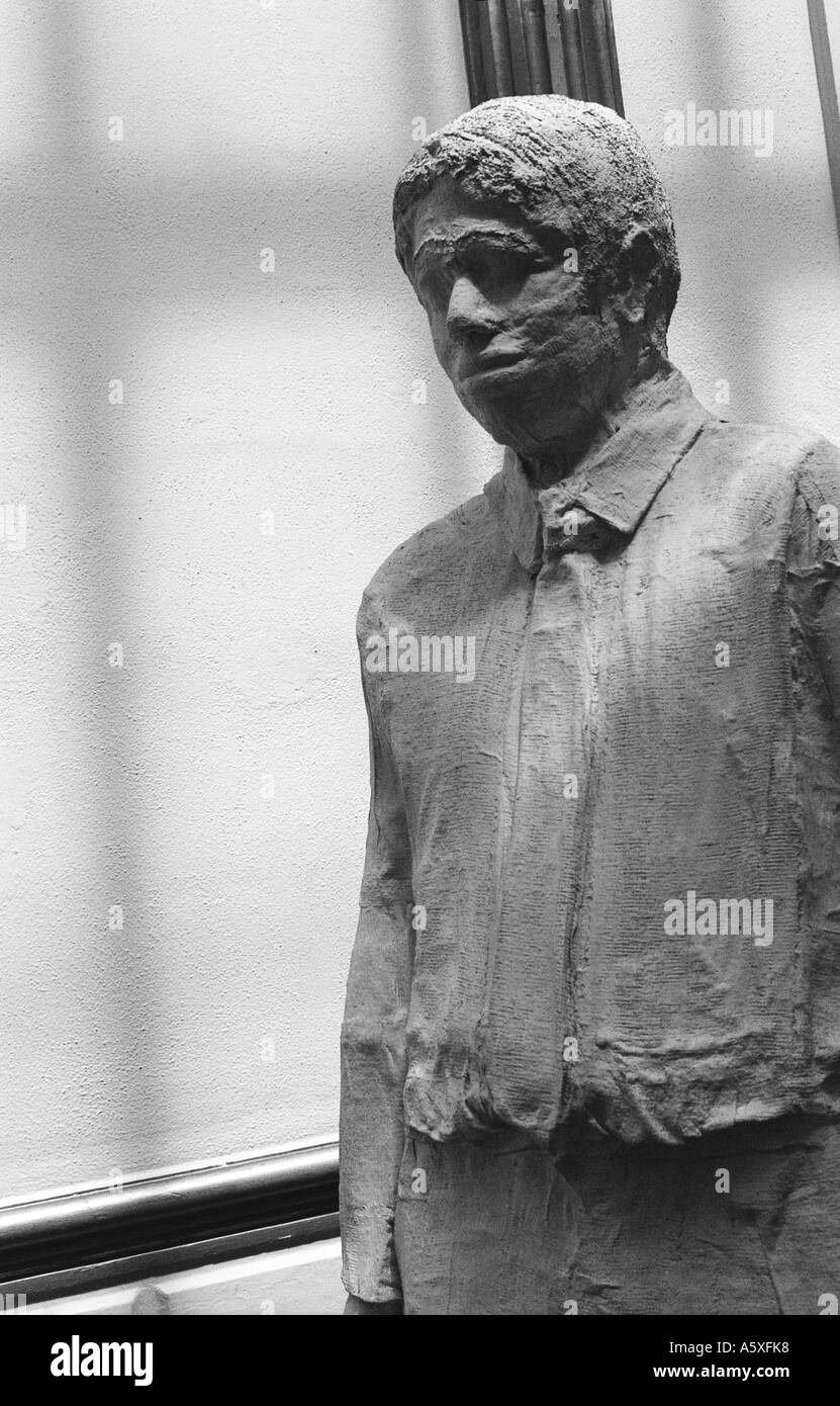 Plaster sculpture man hi-res stock photography and images - Alamy