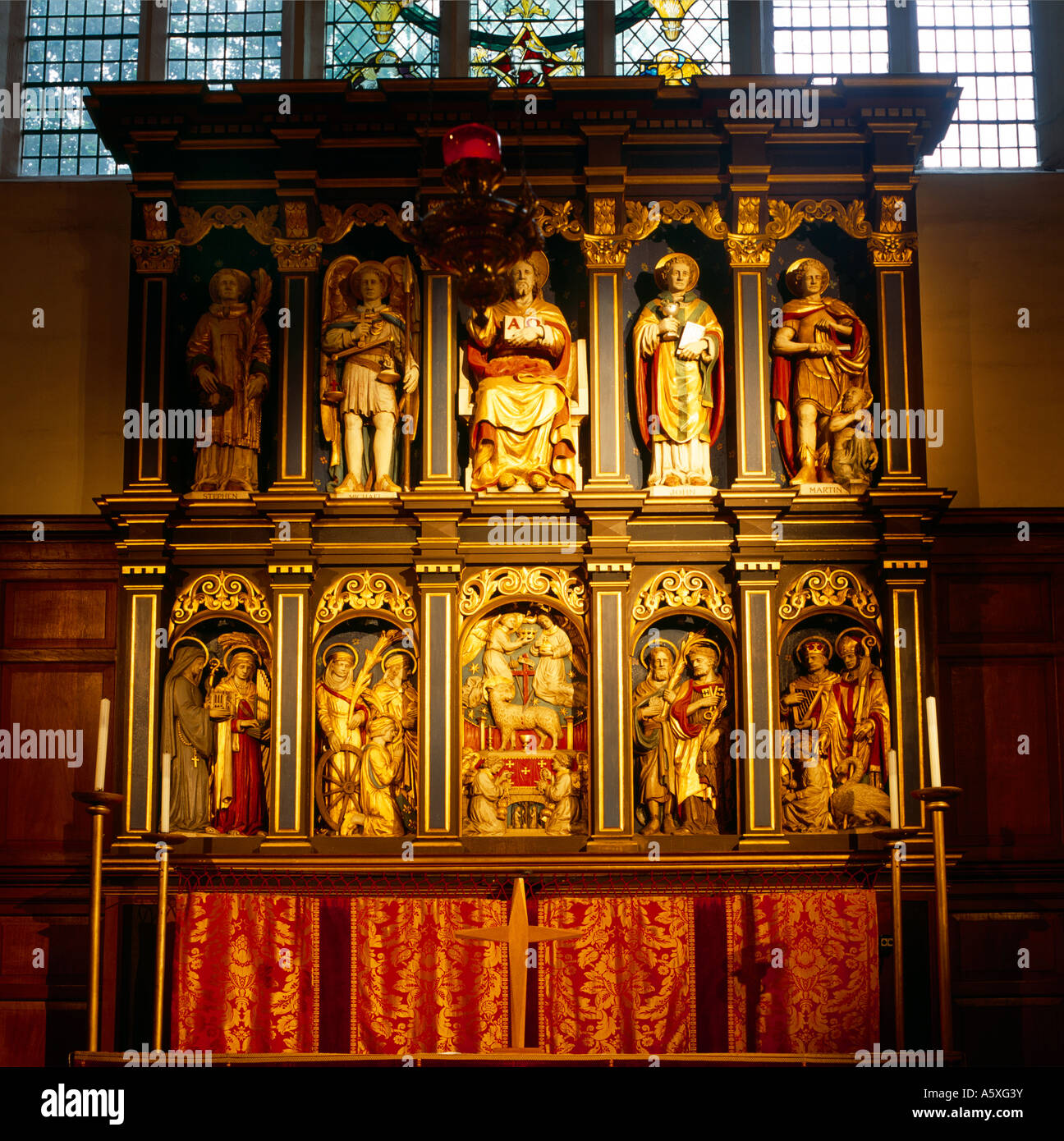 Church reredos hi-res stock photography and images - Alamy