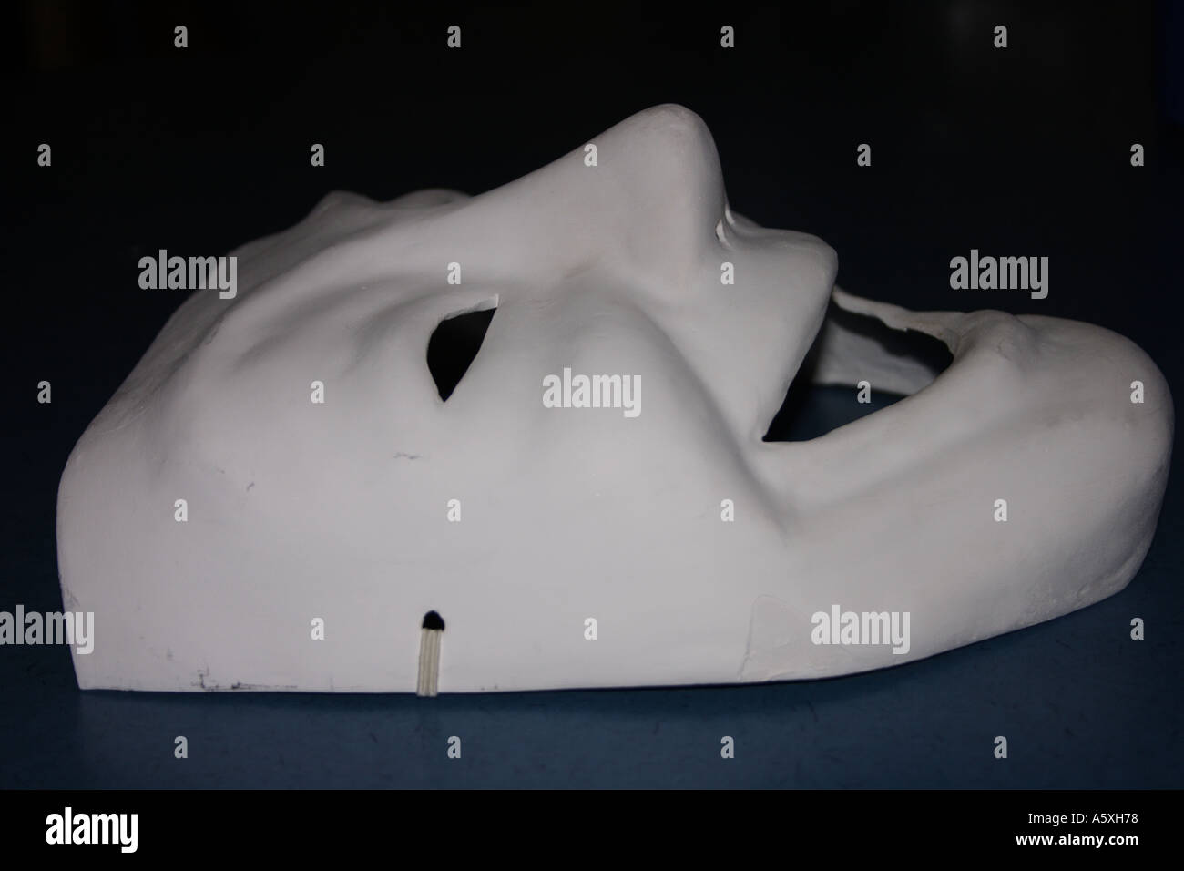 Thespian mask hi-res stock photography and images - Alamy