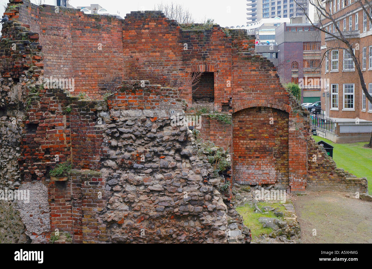London wall barbican hi-res stock photography and images - Alamy