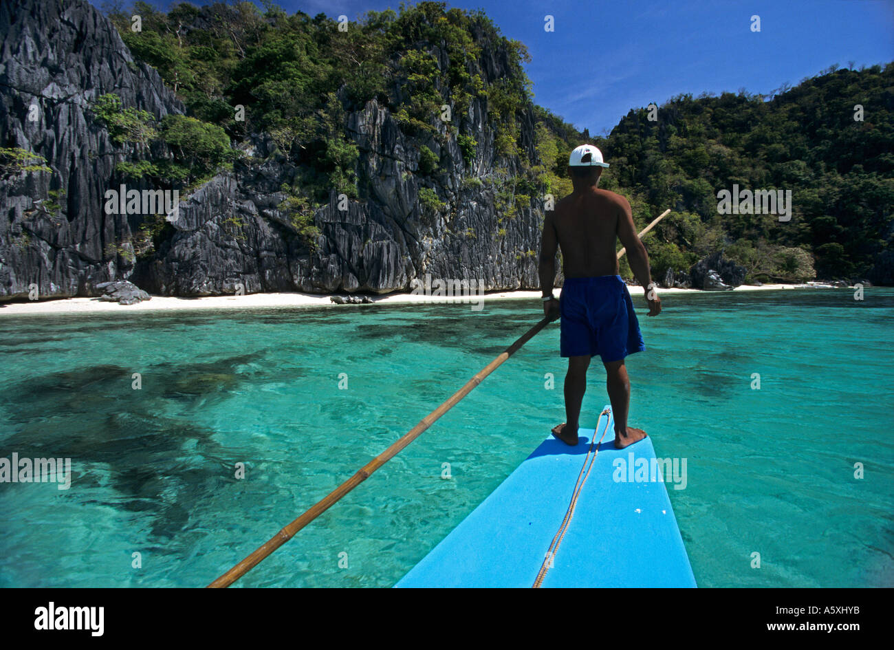Homme debout plage plage mer hi-res stock photography and images - Alamy