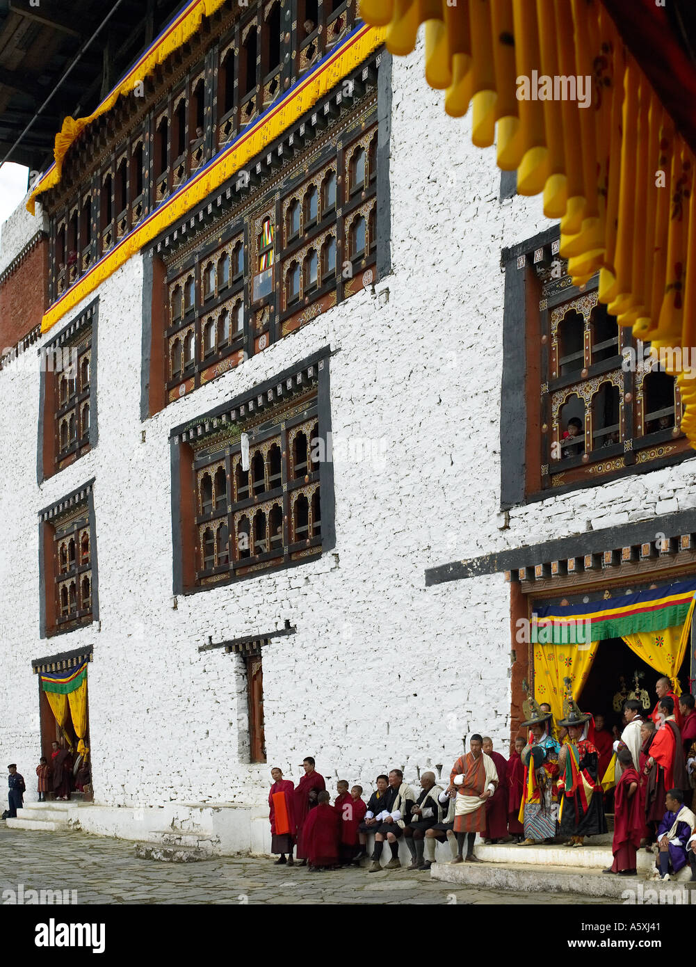 Paro Dzong in Bhutan at the start of the Paro Tsechu Stock Photo - Alamy