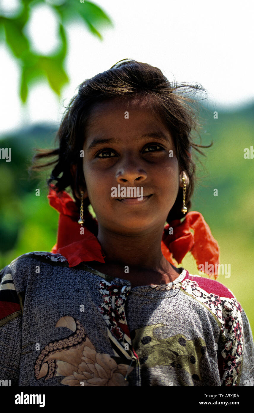 Portrait beautiful sri lankan girl hi-res stock photography and images ...