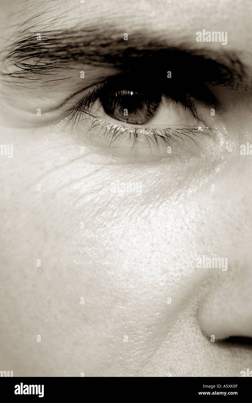 Mono brow hi-res stock photography and images - Alamy