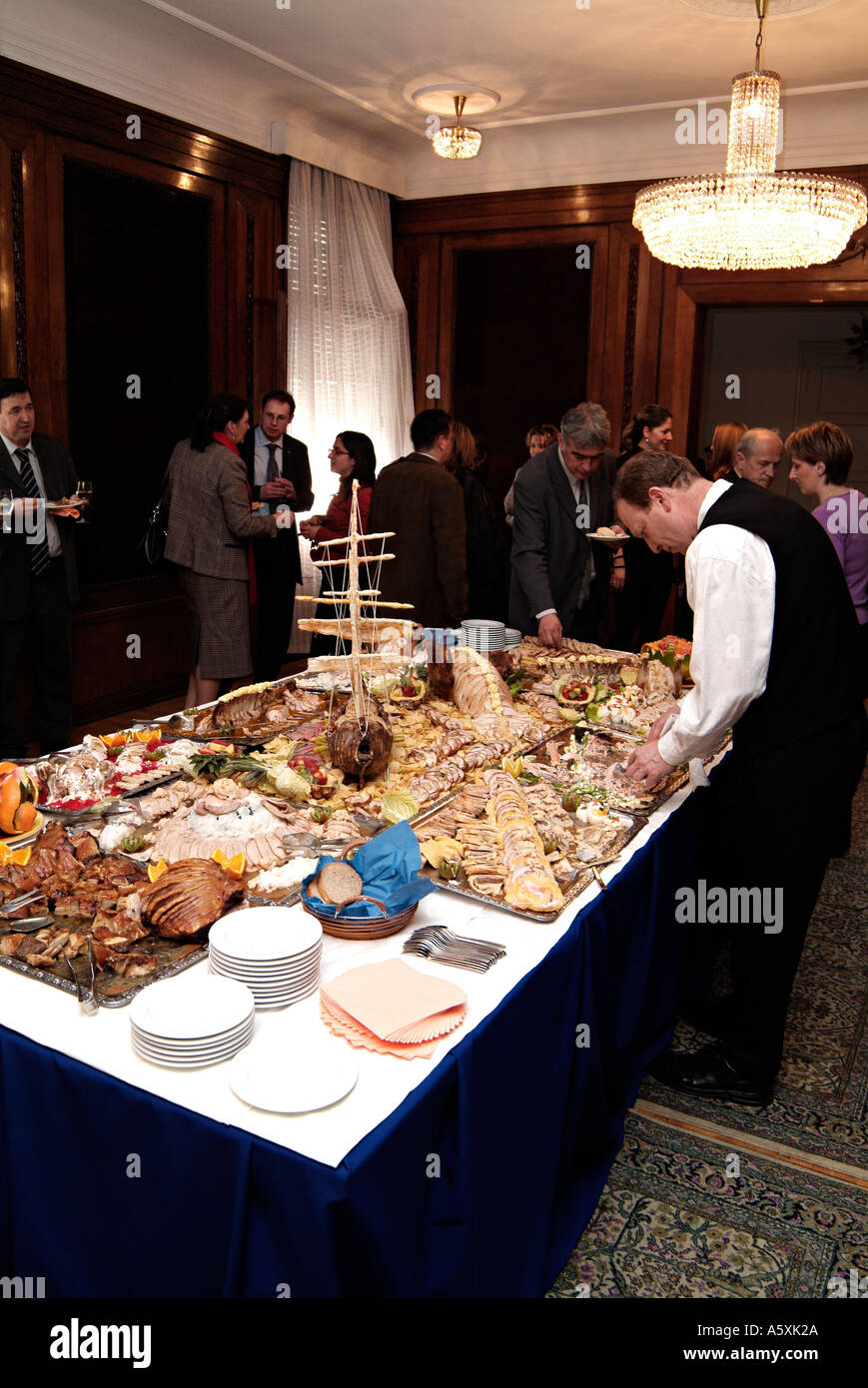Table buffet food lunch meal hi-res stock photography and images - Alamy