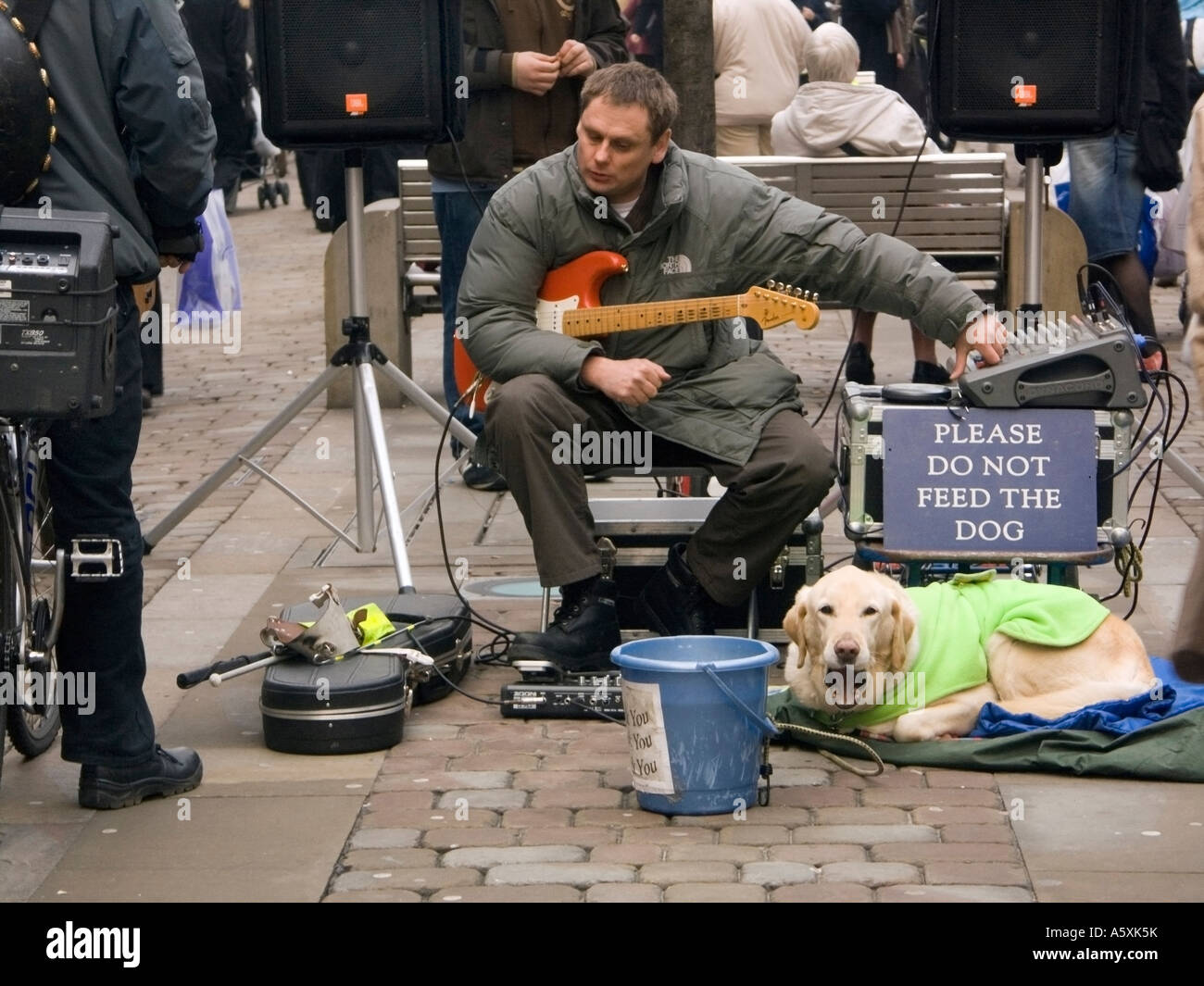 Blind street performer hi-res stock photography and images - Alamy