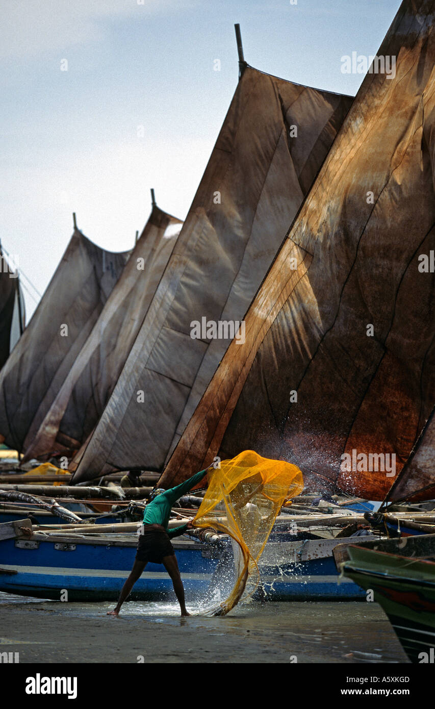 Bateau de travail traditionnel hi-res stock photography and images - Alamy