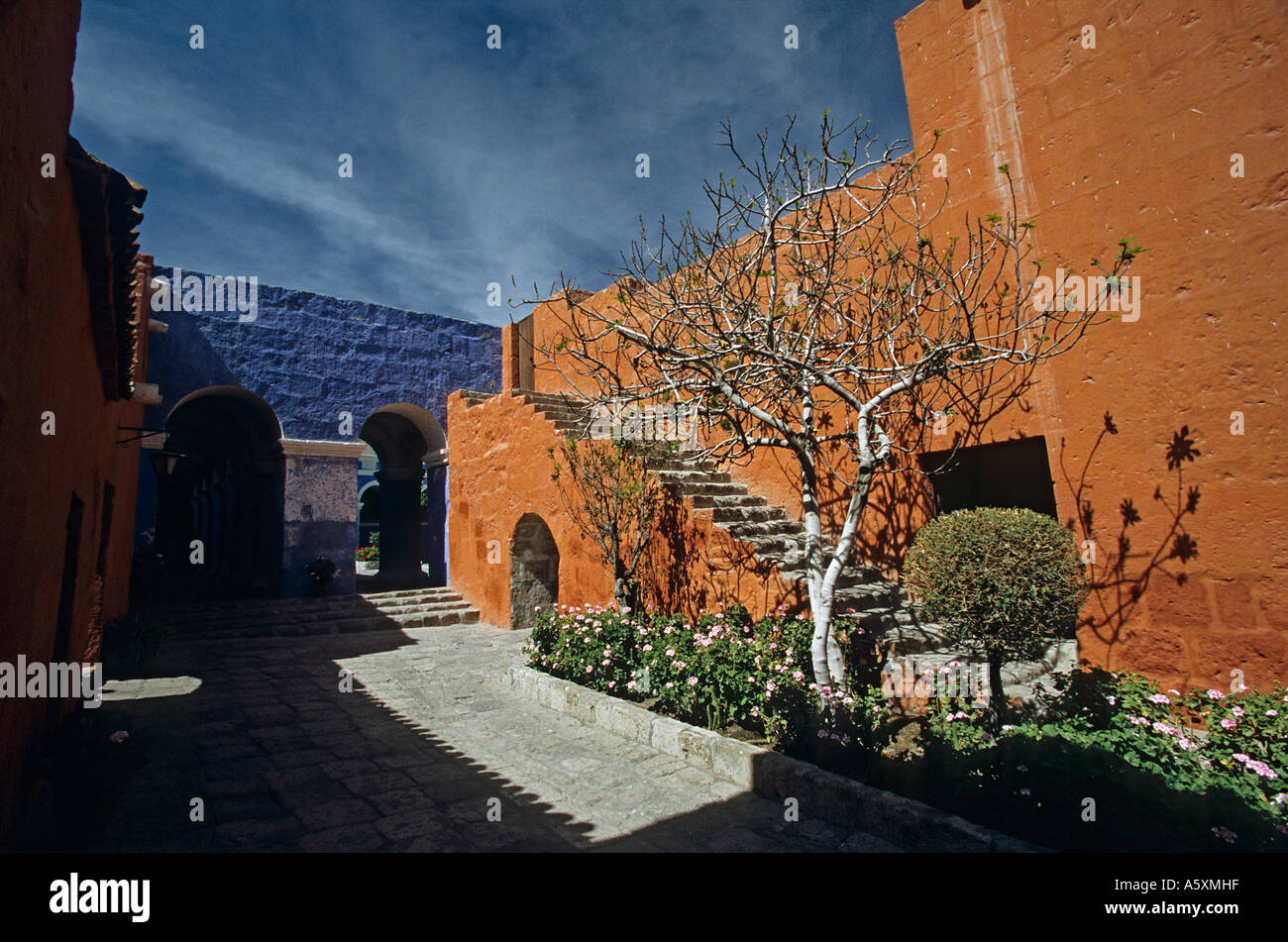 Santa Catalina Monastery, in Arequipa (Peru). Monastère de Santa ...