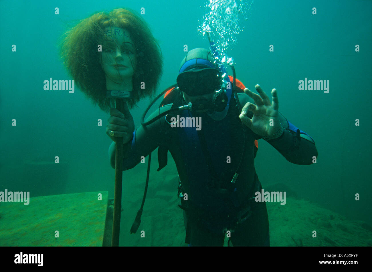 Funny freshwater diving (36270 Eguzon Chantôme). Plongée sous-marine en ...