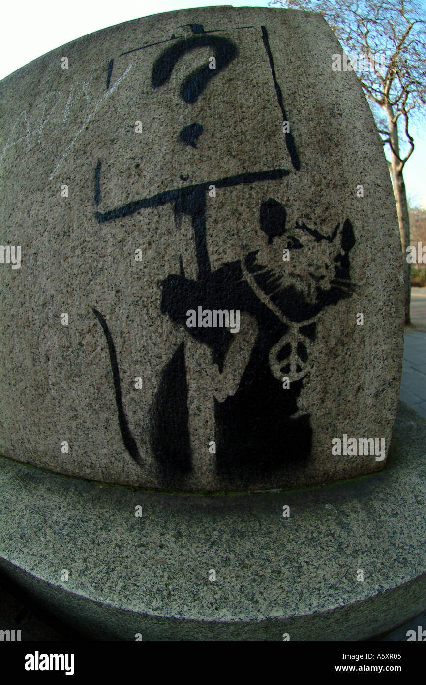 rat graffiti art Stock Photo - Alamy