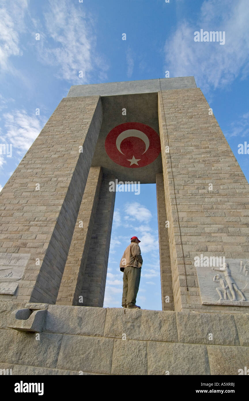 A war memorial dedicated to Turkish soldiers who fought off the 1915 ...