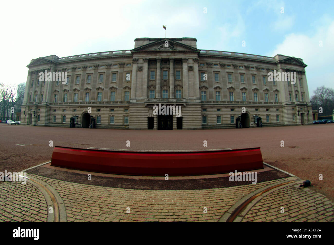 Buckingham palace royal residence London Stock Photo - Alamy