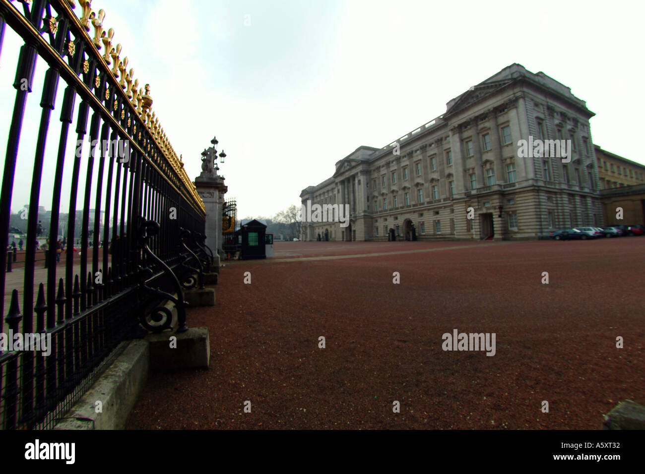 Buckingham palace royal residence London Stock Photo - Alamy