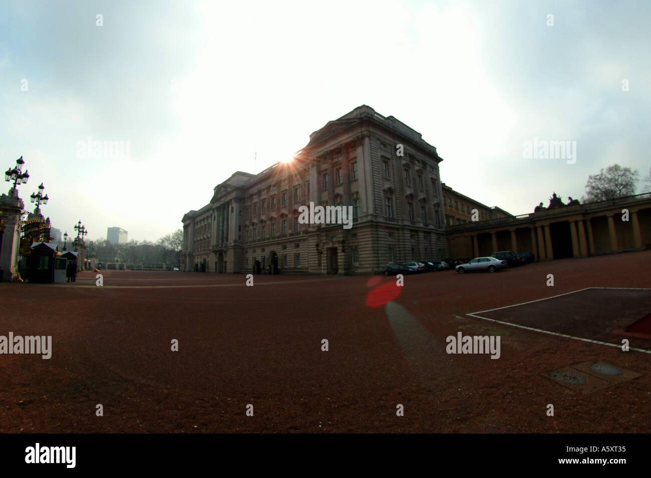 Buckingham palace royal residence London Stock Photo - Alamy