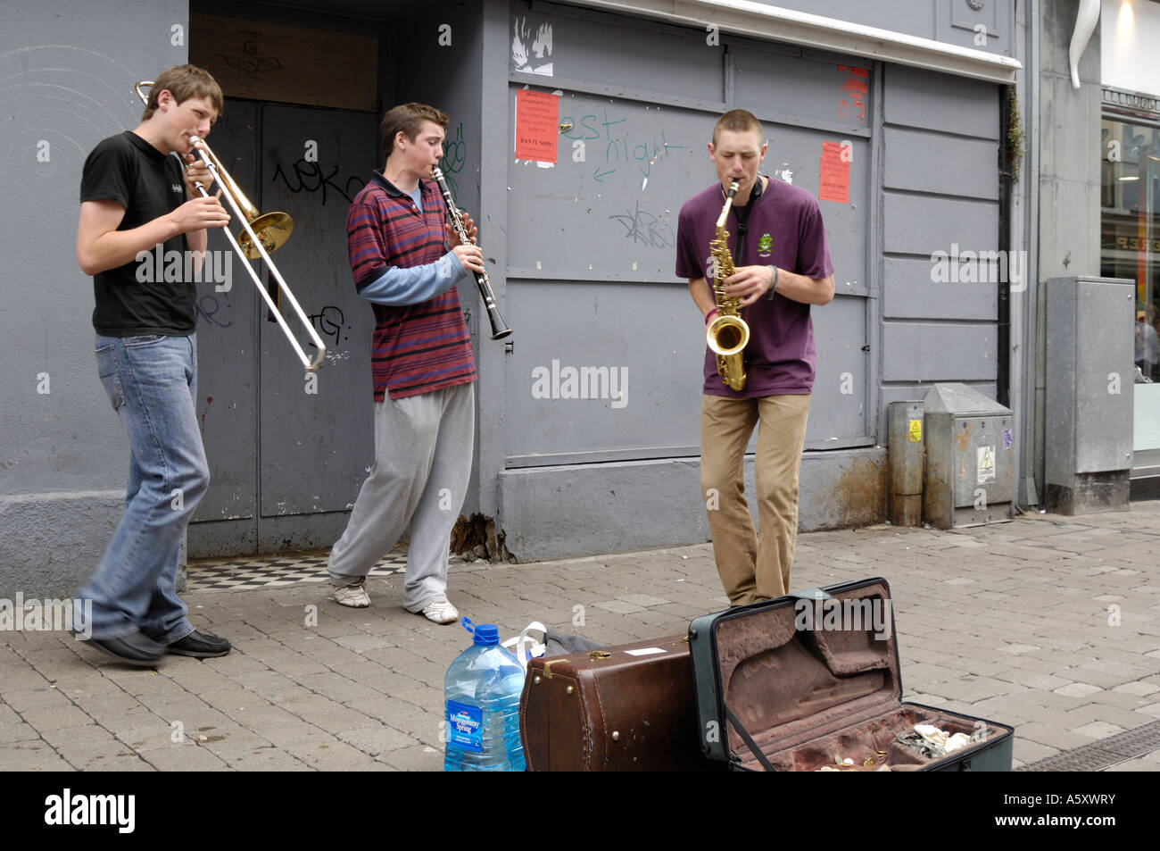 Buskers, Galway, Ireland Stock Photo - Alamy