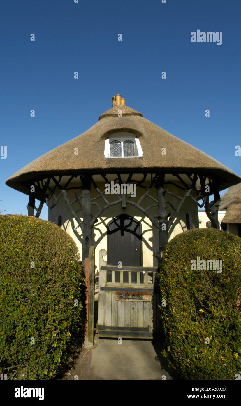 Thatched cottage Roudham Norfolk uk Stock Photo - Alamy