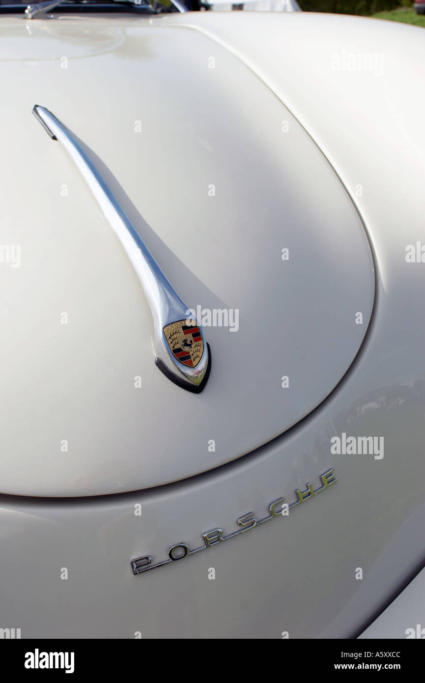 Classic Porsche Speedster bonnet Stock Photo - Alamy
