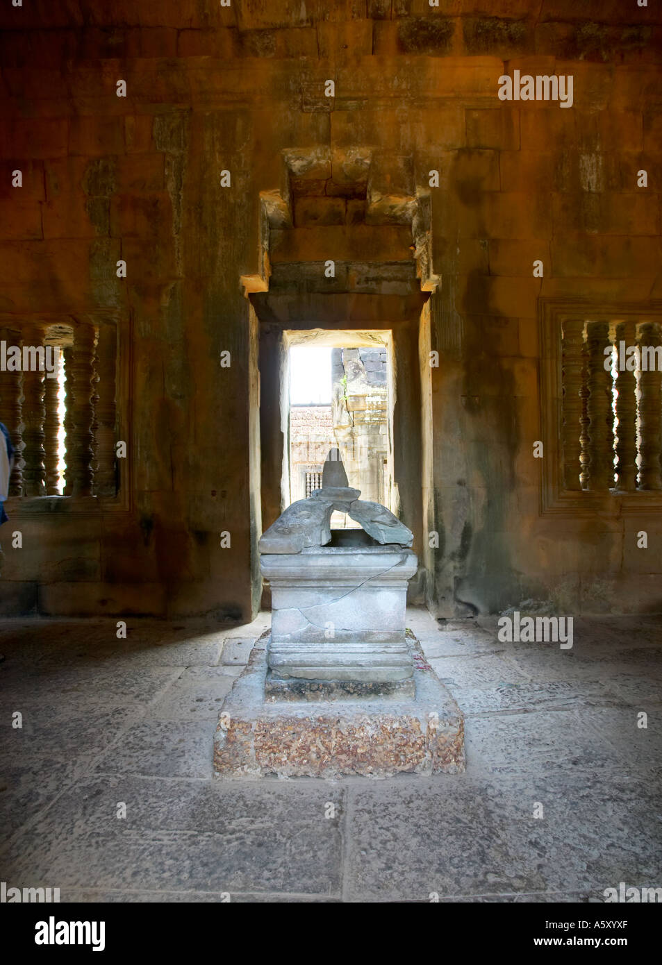 Interior corridor , Angkor Wat , Cambodia Stock Photo - Alamy
