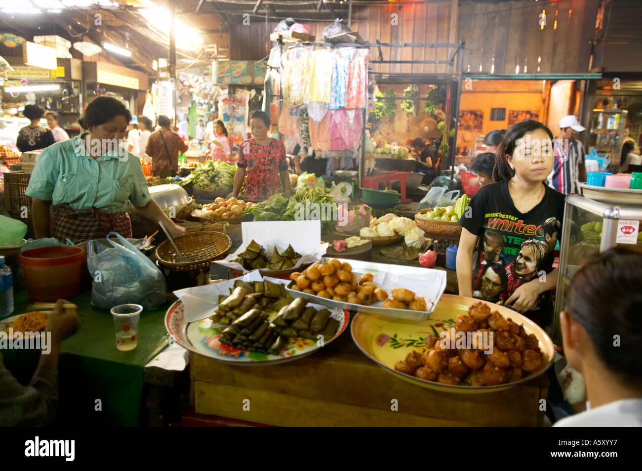 Russian market, Phnom Penh, Cambodia Stock Photo - Alamy