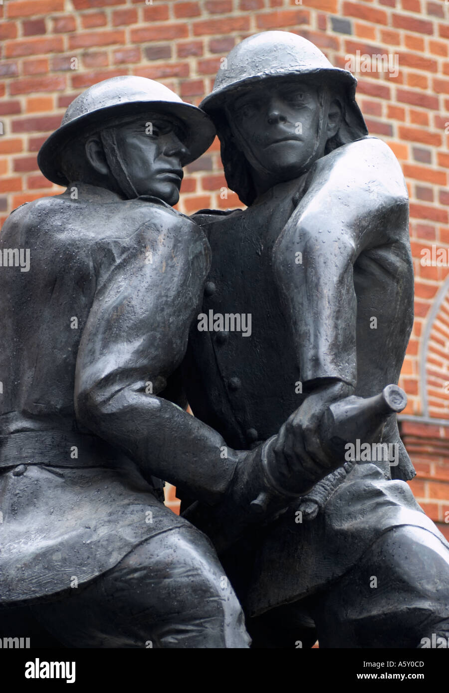 Blitz Memorial Statue London Blitz Stock Photo - Alamy