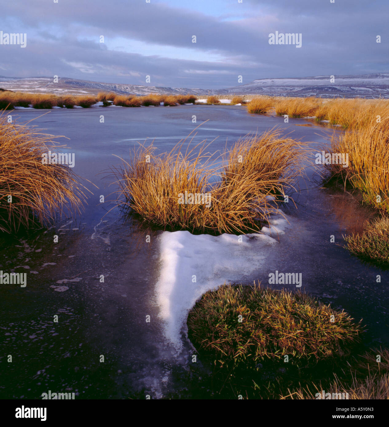 Winter moorland scene above Langstrothdale, upper Wharfedale, Yorkshire ...