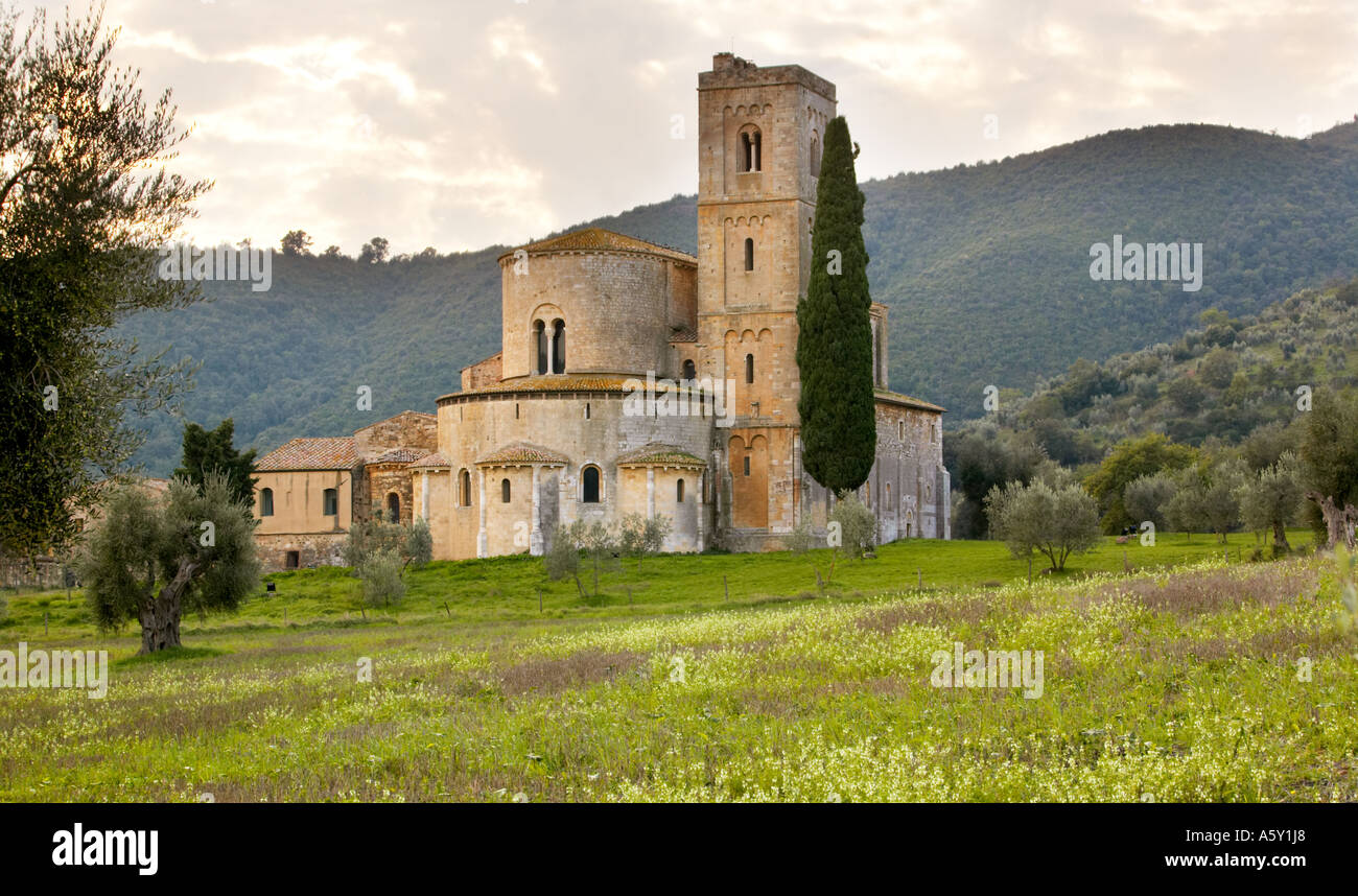 Abbazia di Sant Antimo, Tuscany, Italy Stock Photo - Alamy