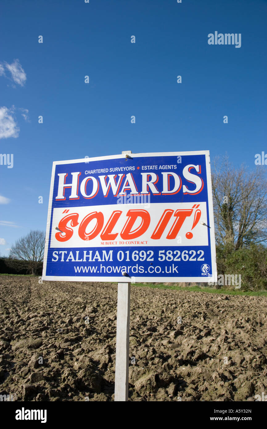 Sold Sign New Build Uk High Resolution Stock Photography and Images - Alamy