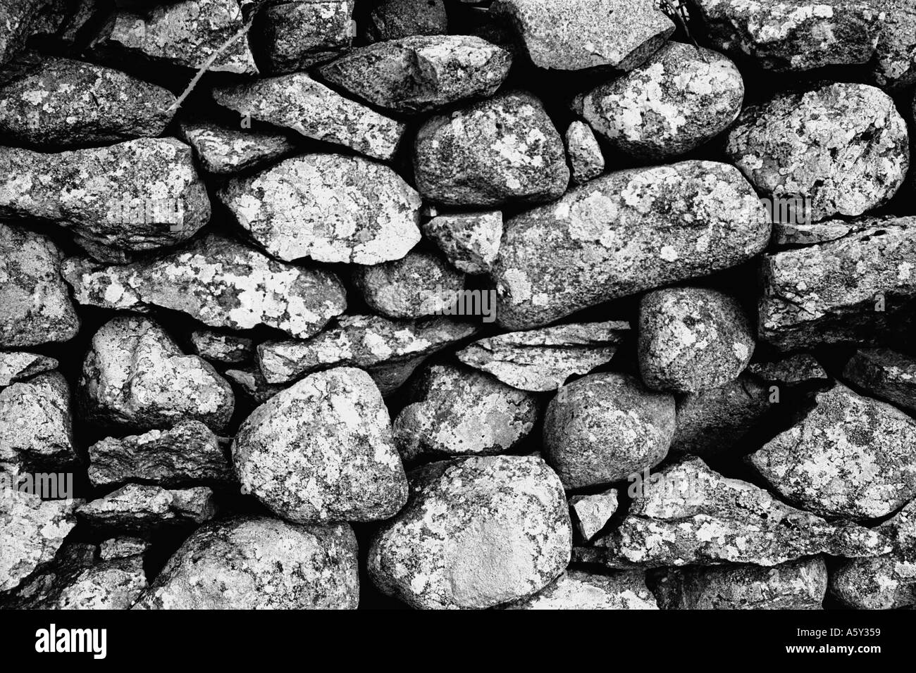 Stone Wall Black and white Dry patten Stock Photo - Alamy