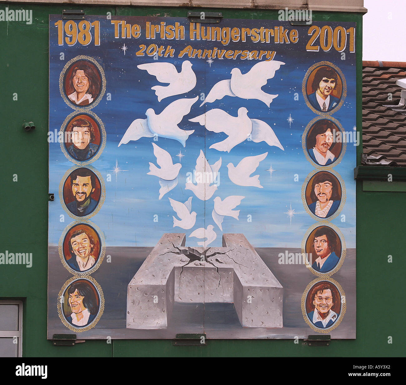Republican mural in Belfast Stock Photo - Alamy