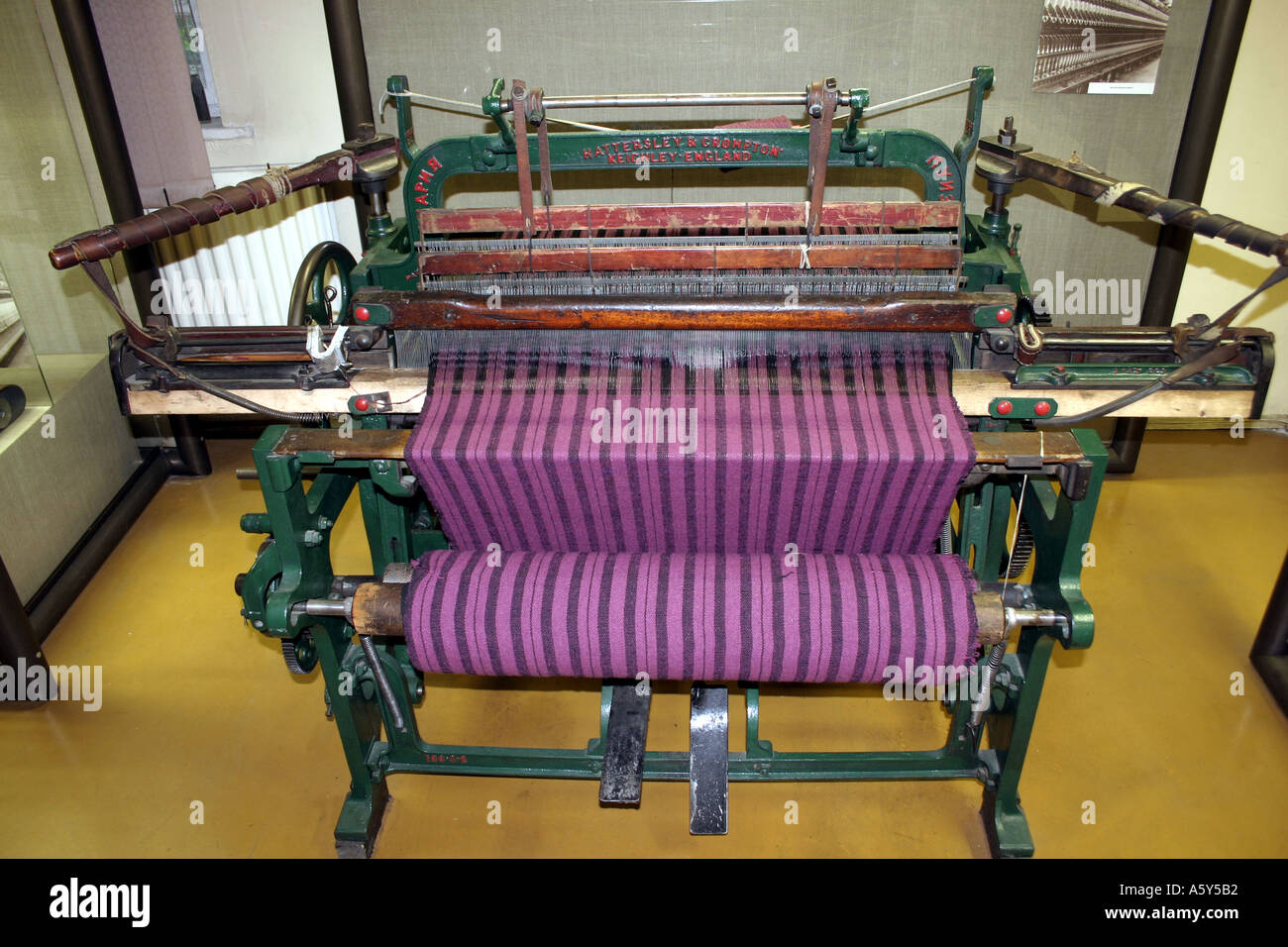 Textile weaving machine hi-res stock photography and images - Alamy