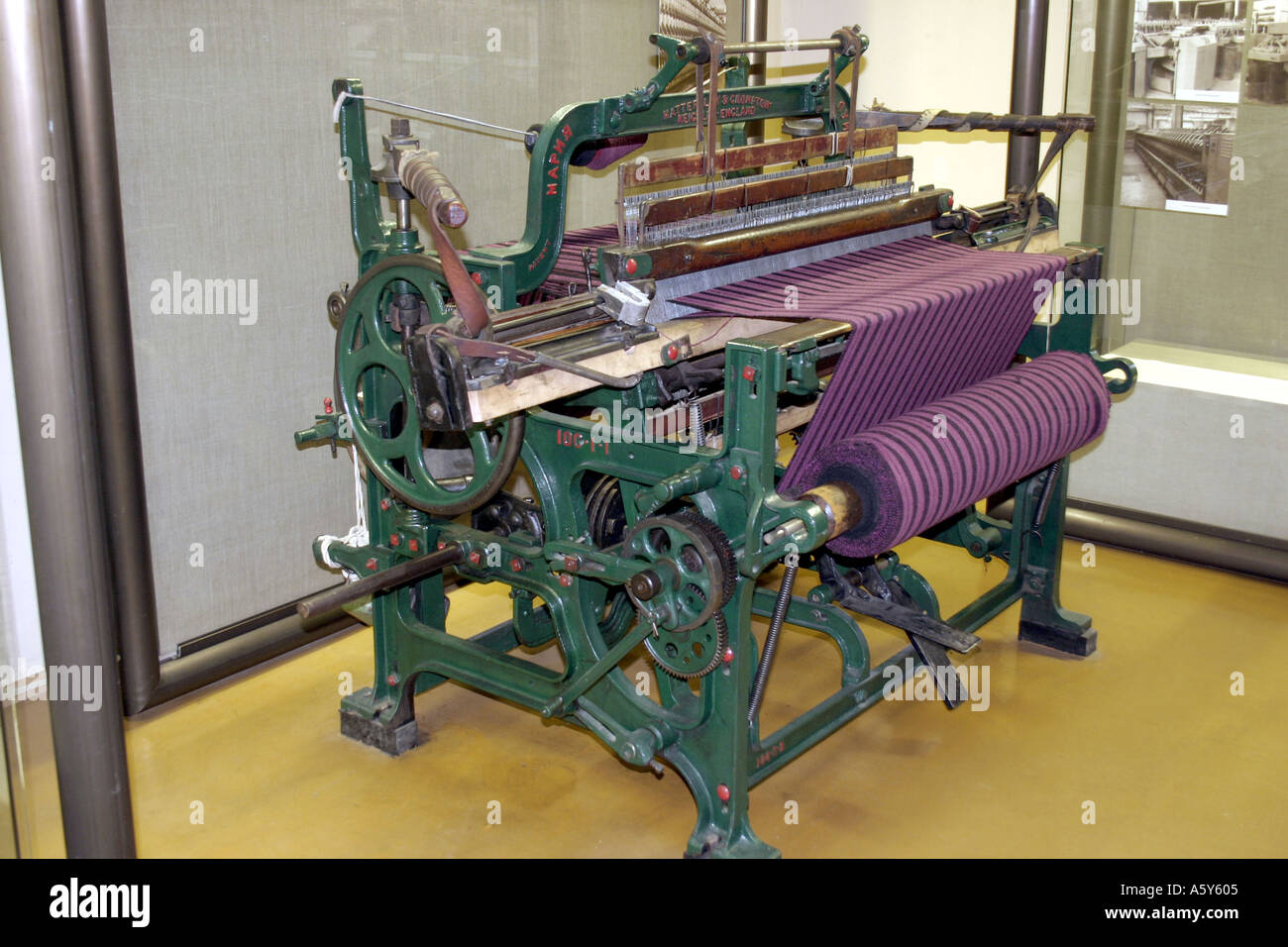 History machine hi-res stock photography and images - Alamy
