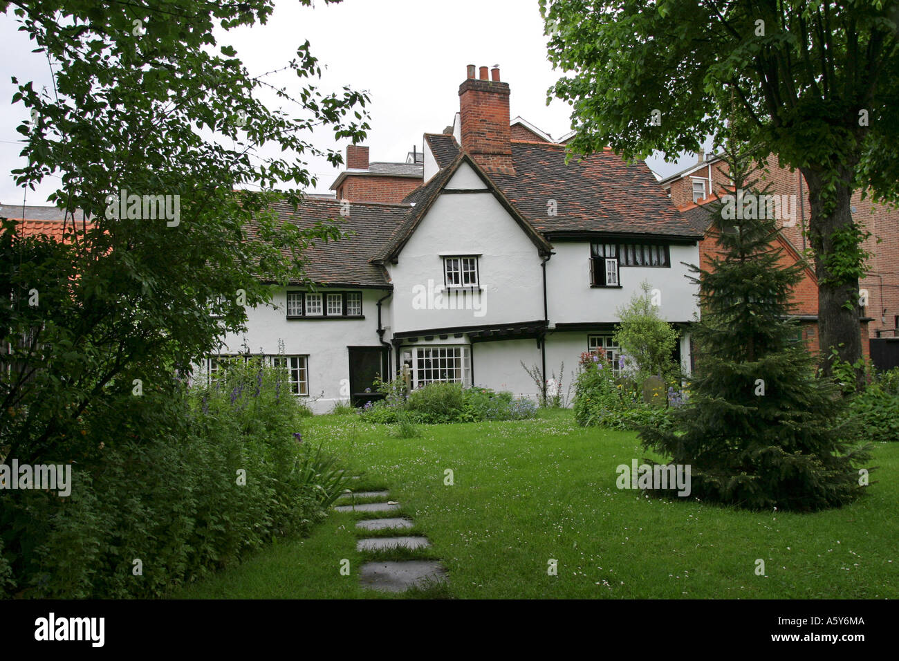 St mary in the elms hi-res stock photography and images - Alamy