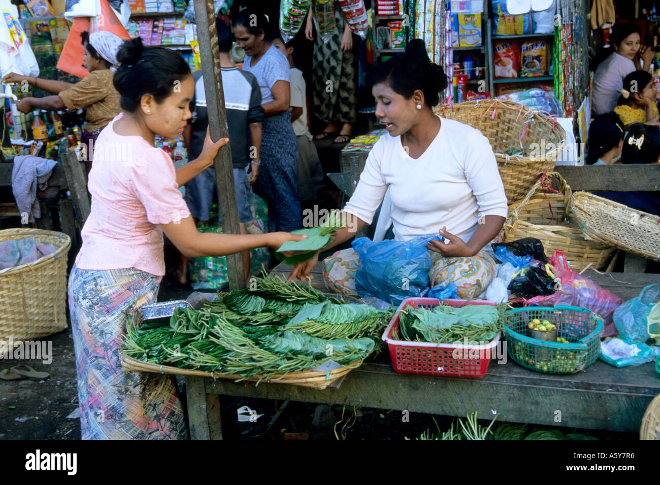 Myanmar Rakhine State Sittwe market Stock Photo - Alamy