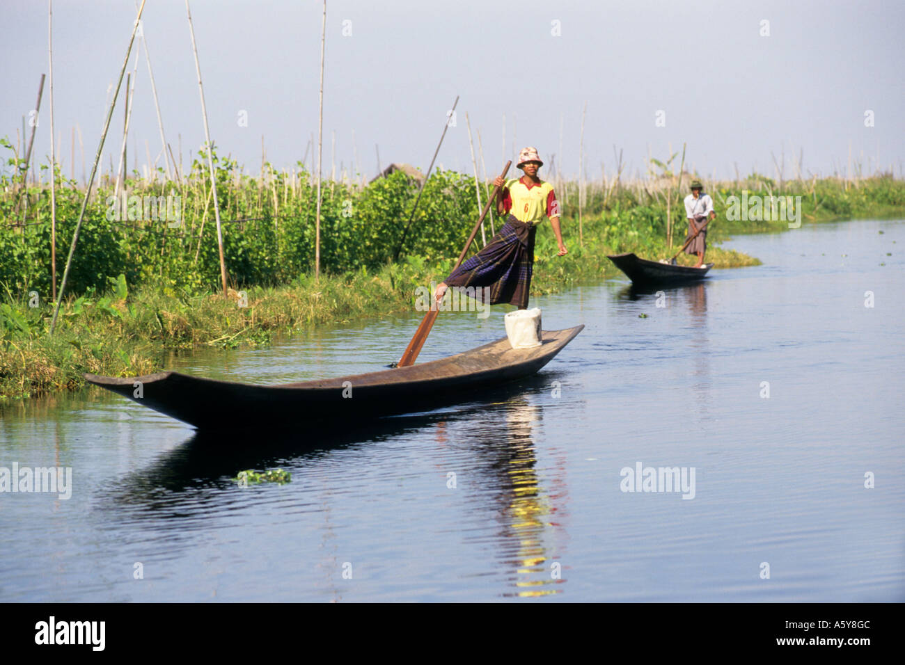 Myanmar Shan State Inle Lake leg rower Stock Photo - Alamy