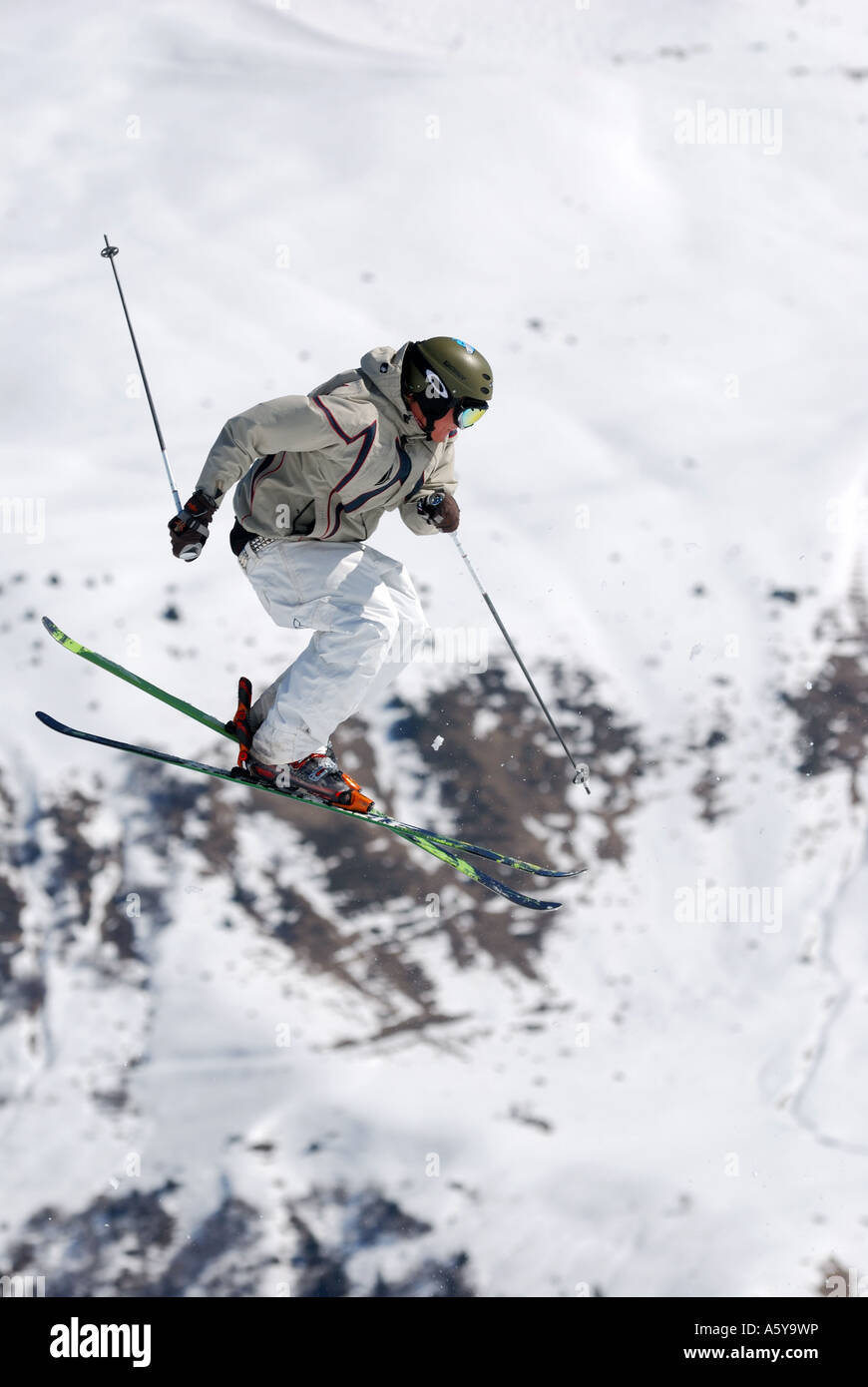 Aerial tricks hi-res stock photography and images - Alamy