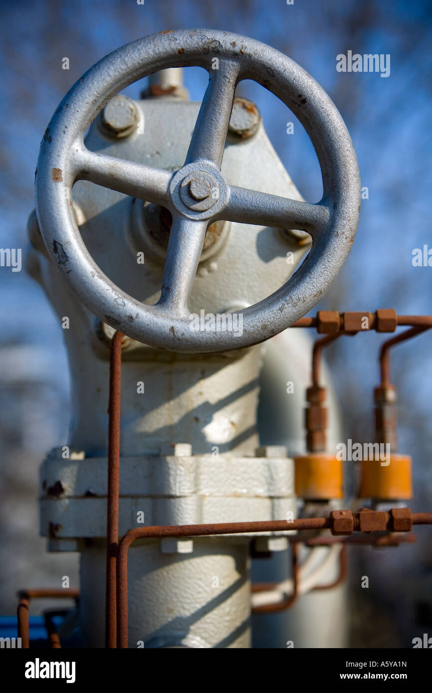 Metal armatures hi-res stock photography and images - Alamy