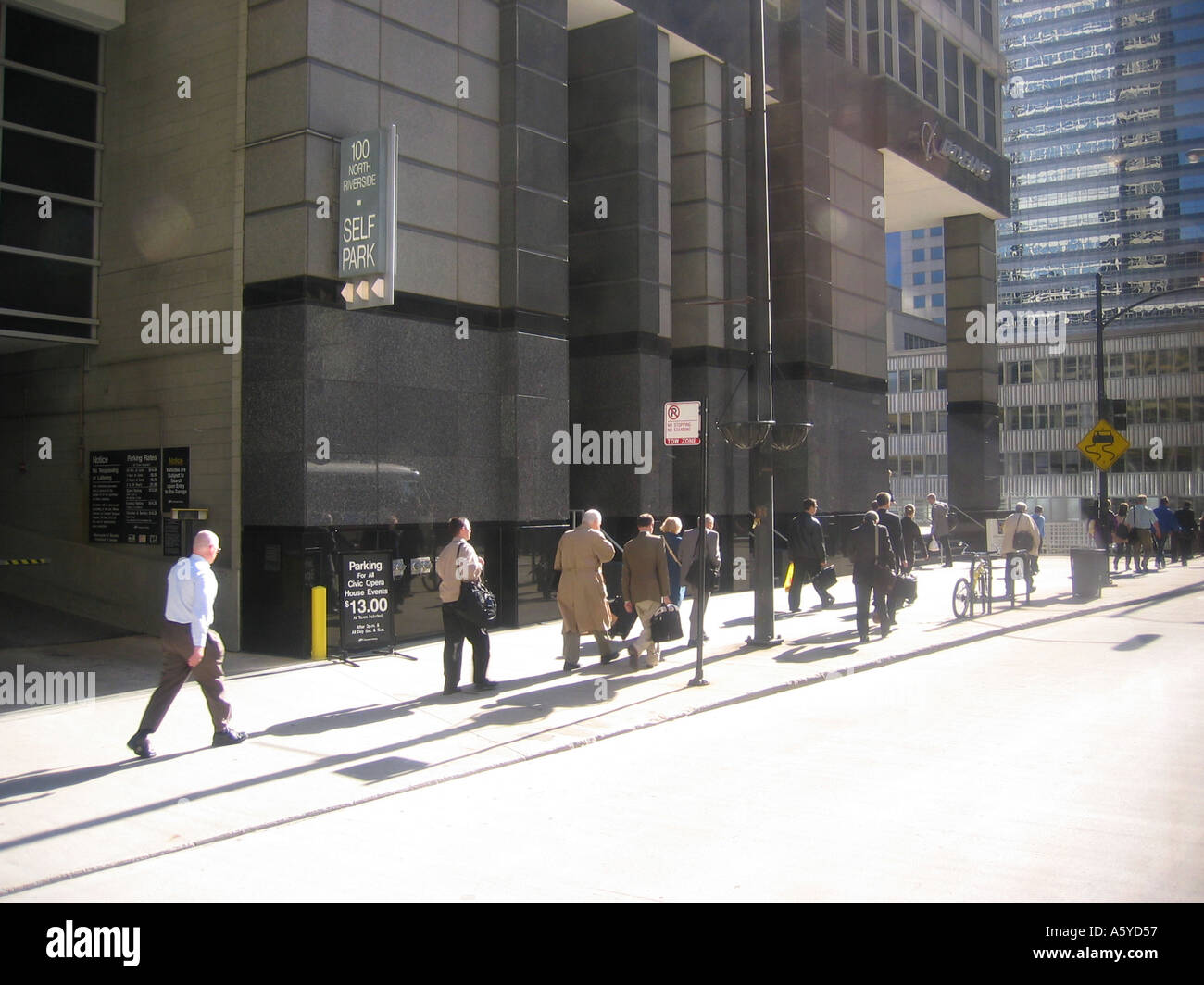 Chicago office workers hi-res stock photography and images - Alamy
