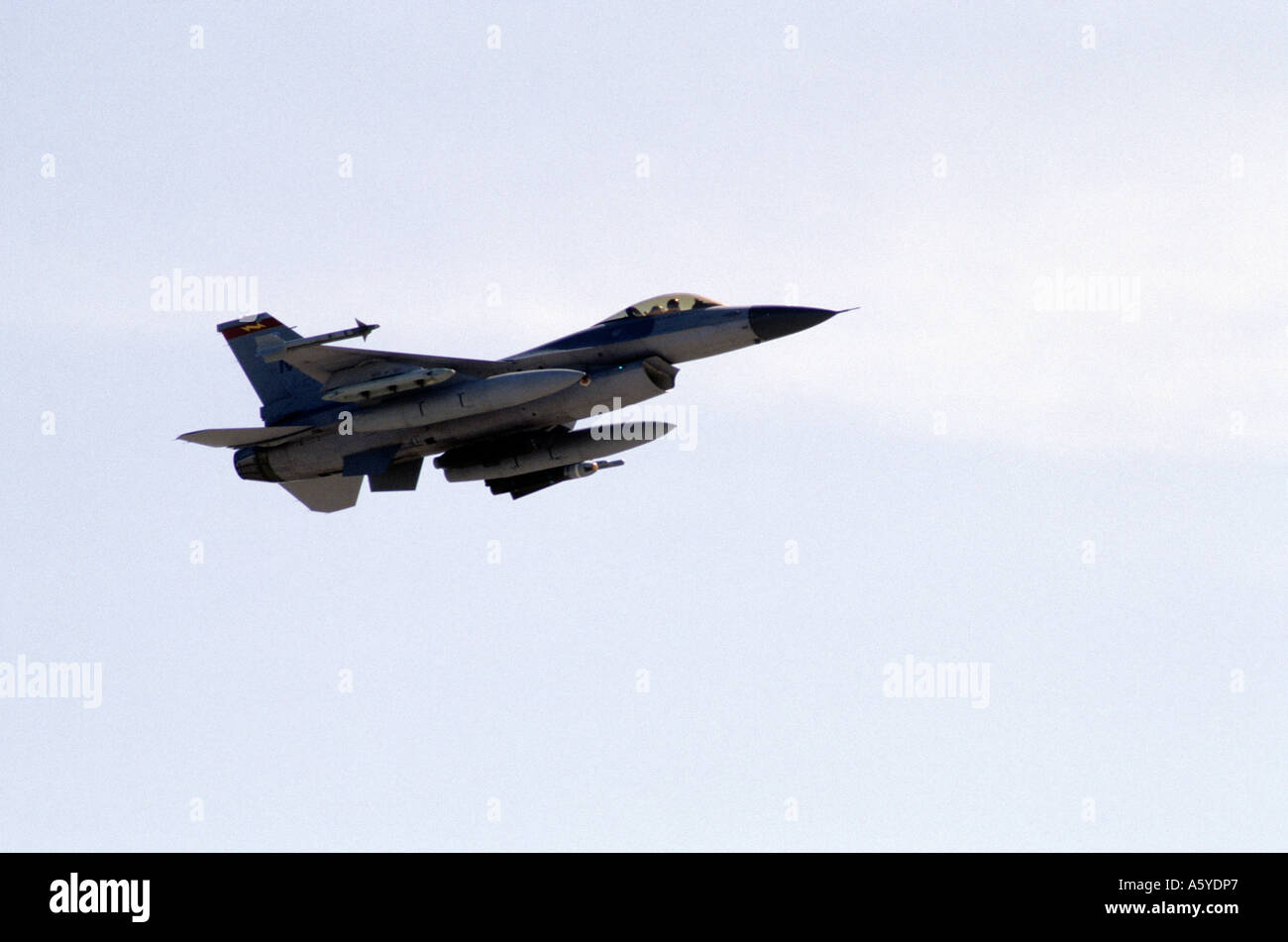 U.S. Airforce f-16 fighter jet Stock Photo - Alamy