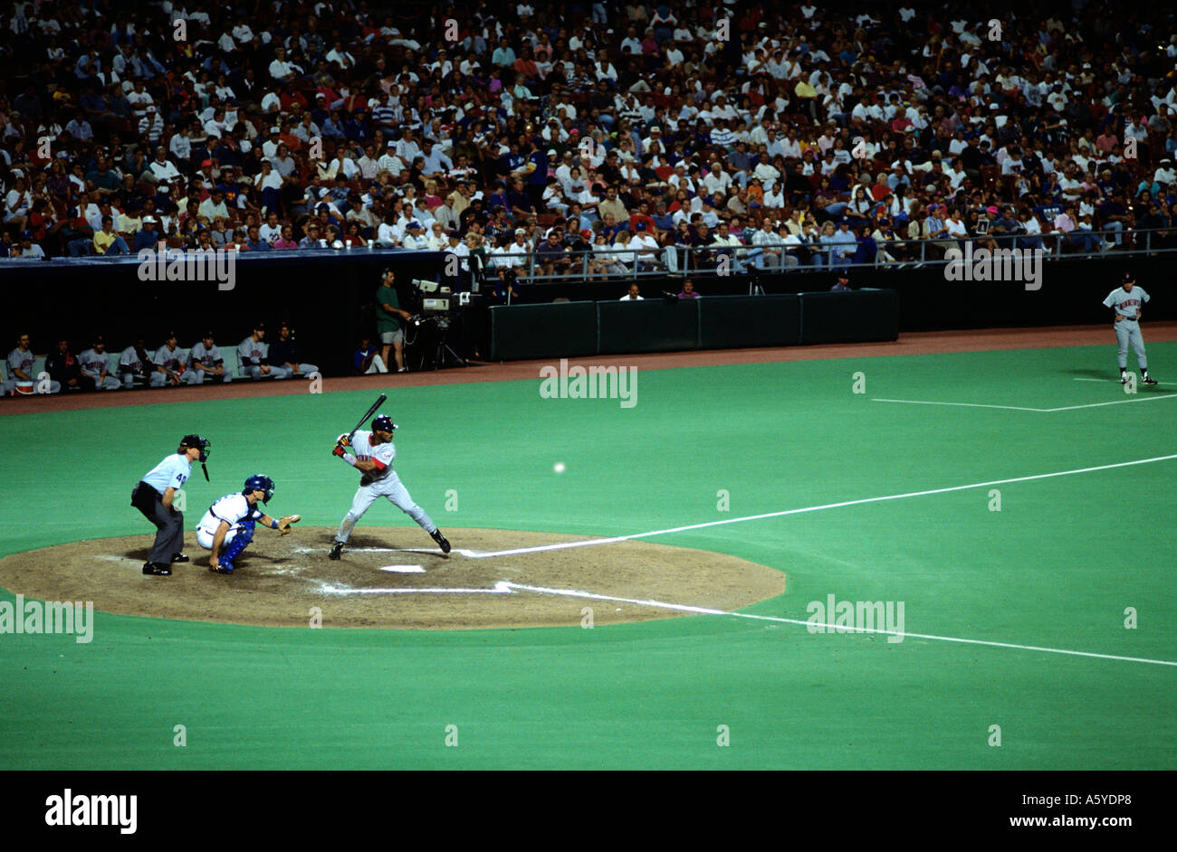 Professional baseball player hi-res stock photography and images - Alamy