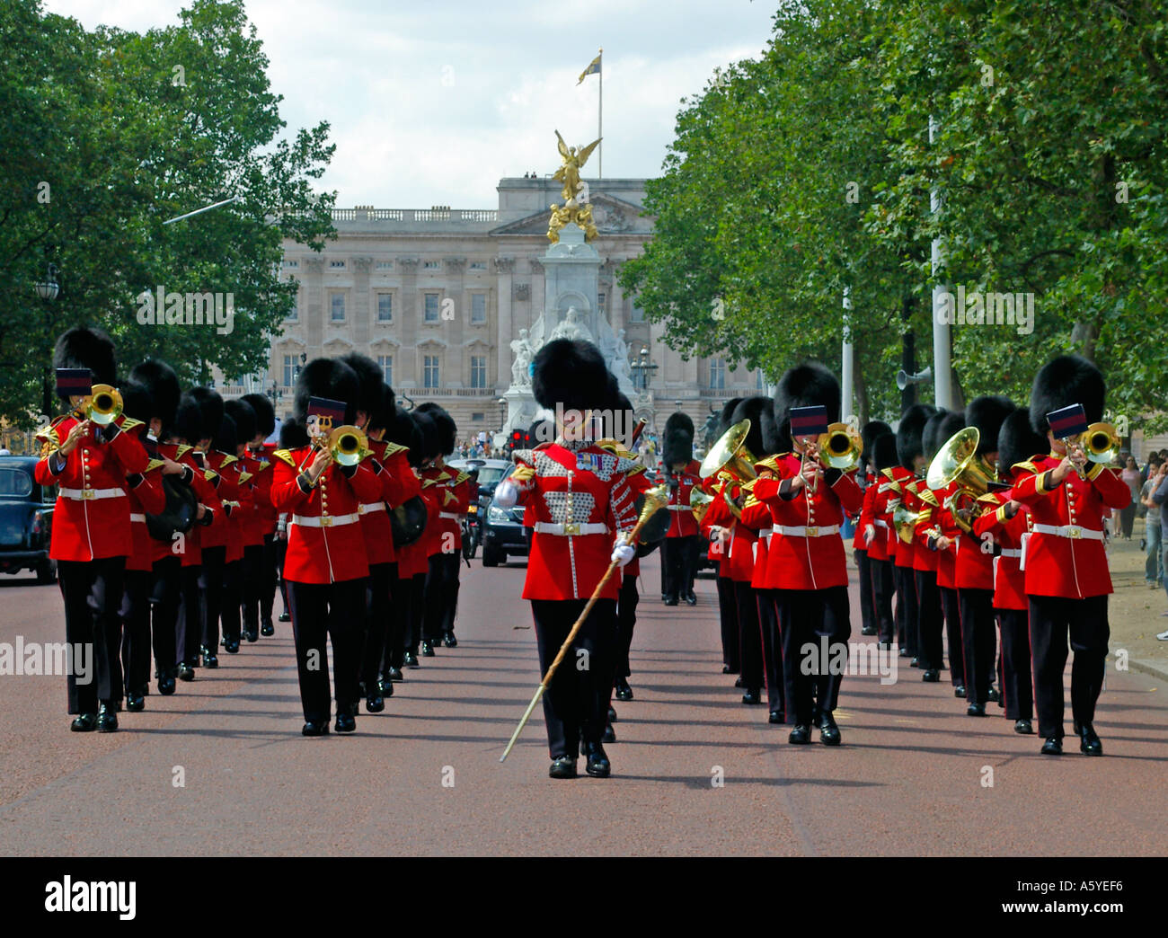 Parade of Guards The Mall London England Stock Photo - Alamy