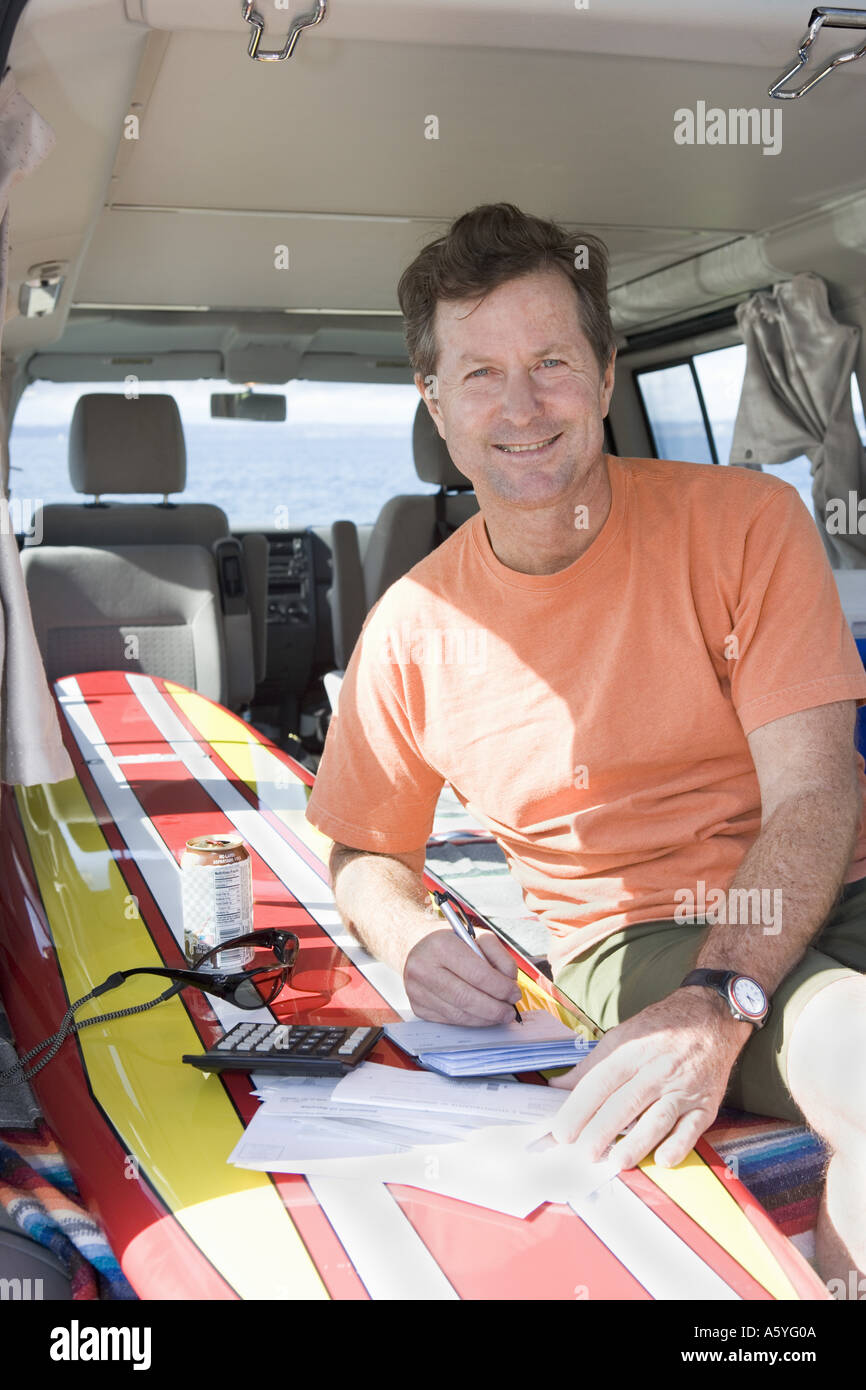 People with checks hi-res stock photography and images - Alamy