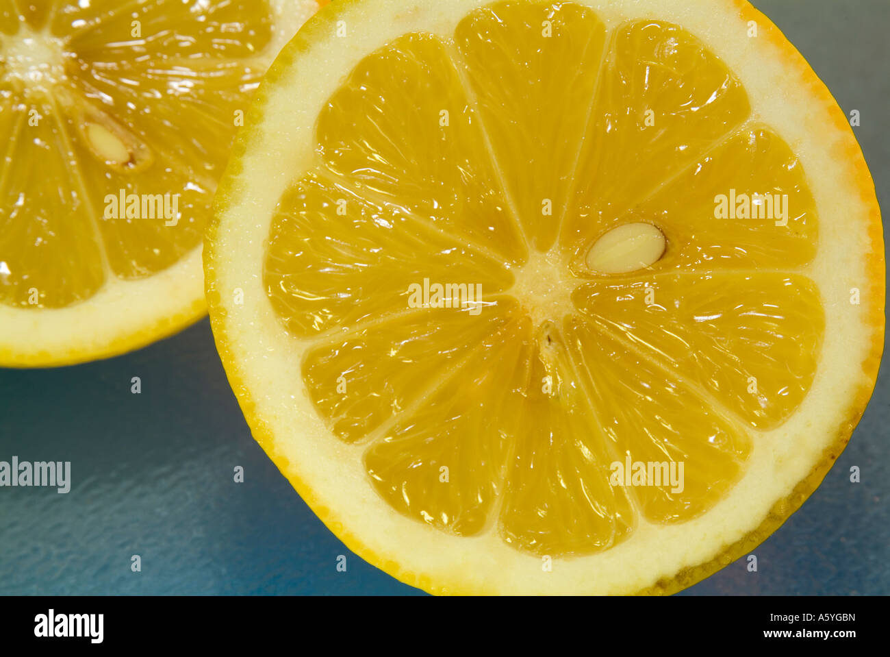 lemon cutted in half Stock Photo - Alamy