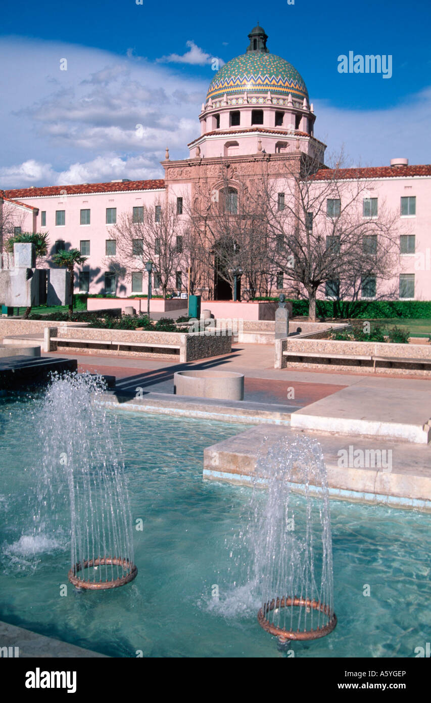 Courthouse in ruins hi-res stock photography and images - Alamy