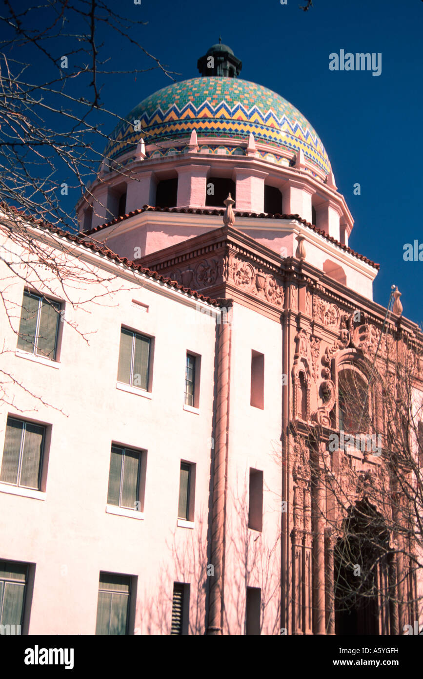 Courthouse ruins hi-res stock photography and images - Alamy