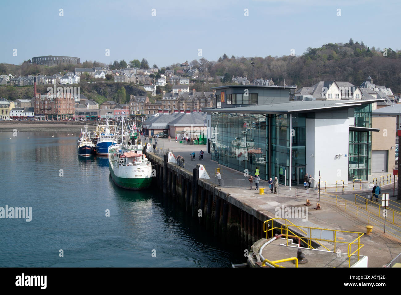 Calmac ferries passenger ferry vehicle ferry hi-res stock photography ...