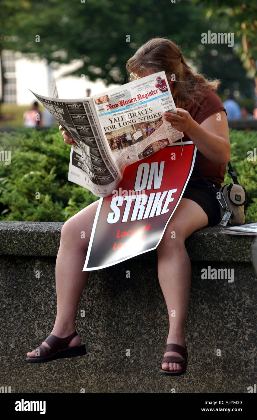 Newspaper strike hi-res stock photography and images - Alamy