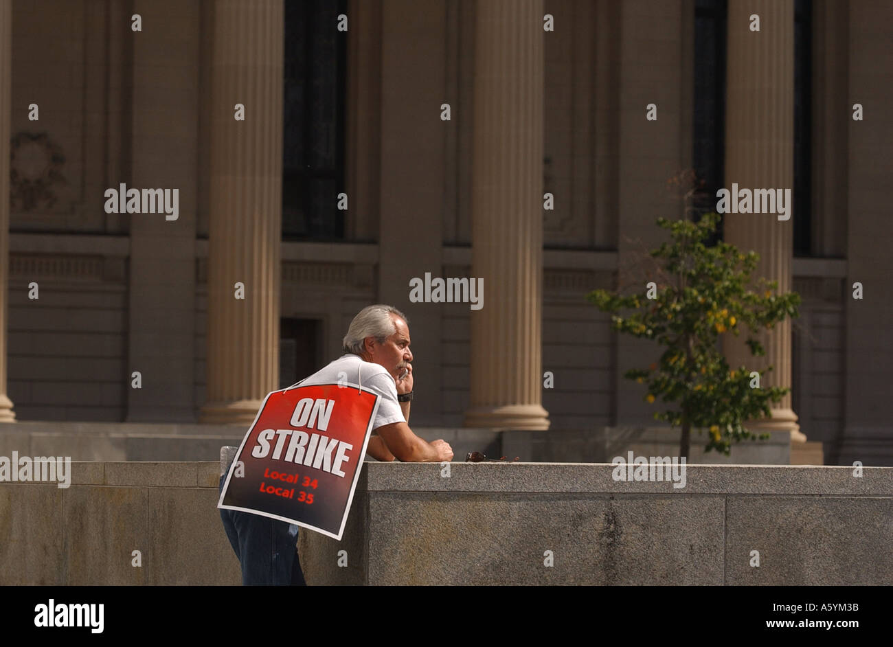 Worker strikes hi-res stock photography and images - Alamy