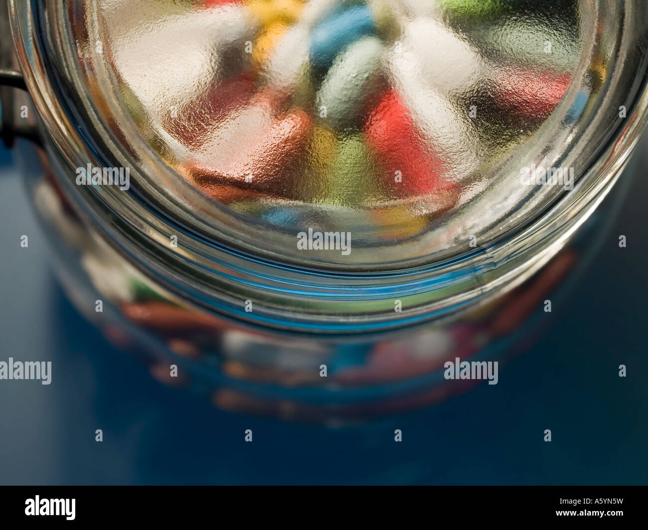 Different colourful pill capsules hi-res stock photography and images ...