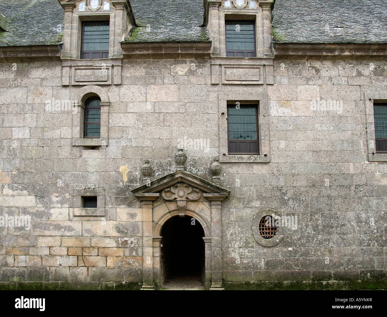 facade from the Renaissance castle Chateau de Kerjean in Léon Finistere ...
